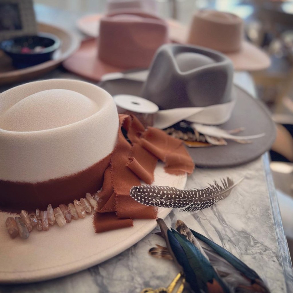 POP-UP HAT BAR - Buck Hill